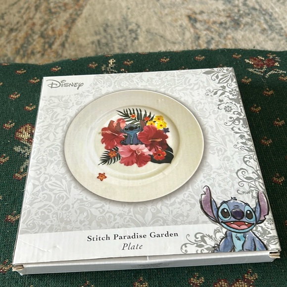 Disney | Dining | Disneys Lilo And Stitch Orale Plate Featuring Stitch ...
